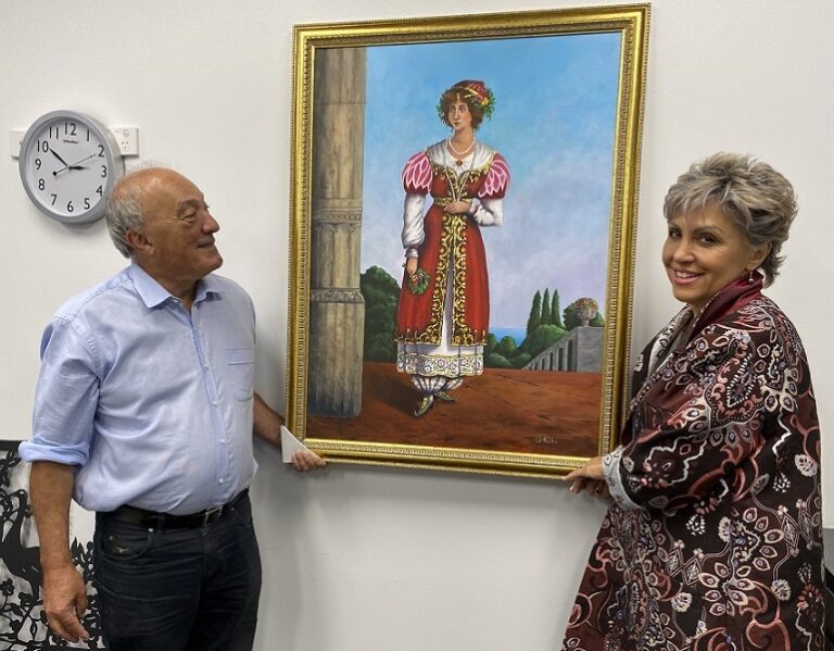 Dr Freelander gets behind Macarthur Greeks for historical reasons