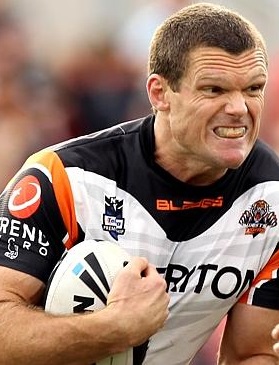 Group 6 roll up sleeves to dominate rep selection clash